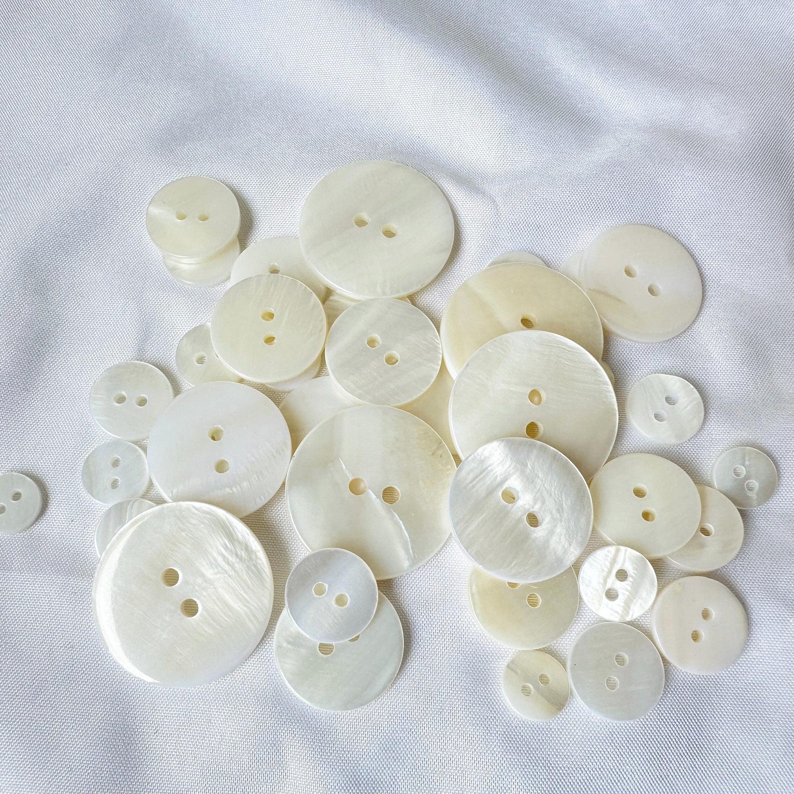 2 Hole Wholesale Real Mother of Pearl Natural Shell Buttons. Bulk High ...
