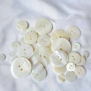 2 Hole Wholesale Real Mother of Pearl Natural Shell Buttons. Bulk High ...
