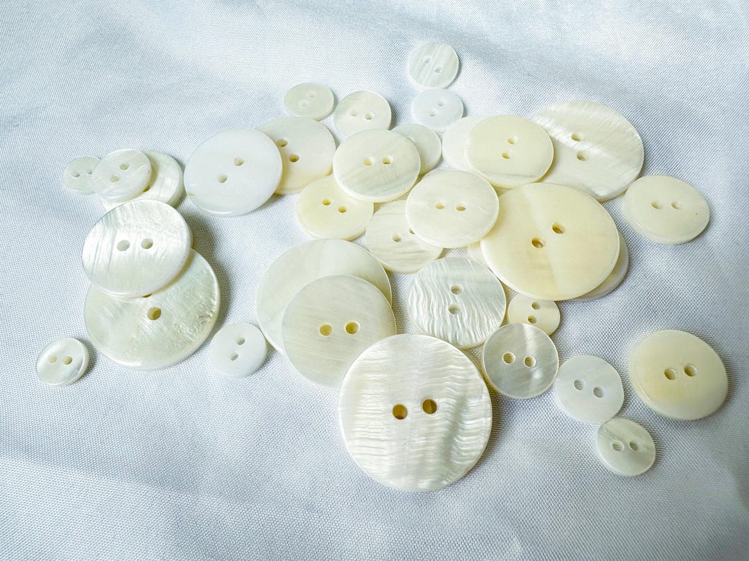 2 Hole Wholesale Real Mother of Pearl Natural Shell Buttons. Bulk High ...