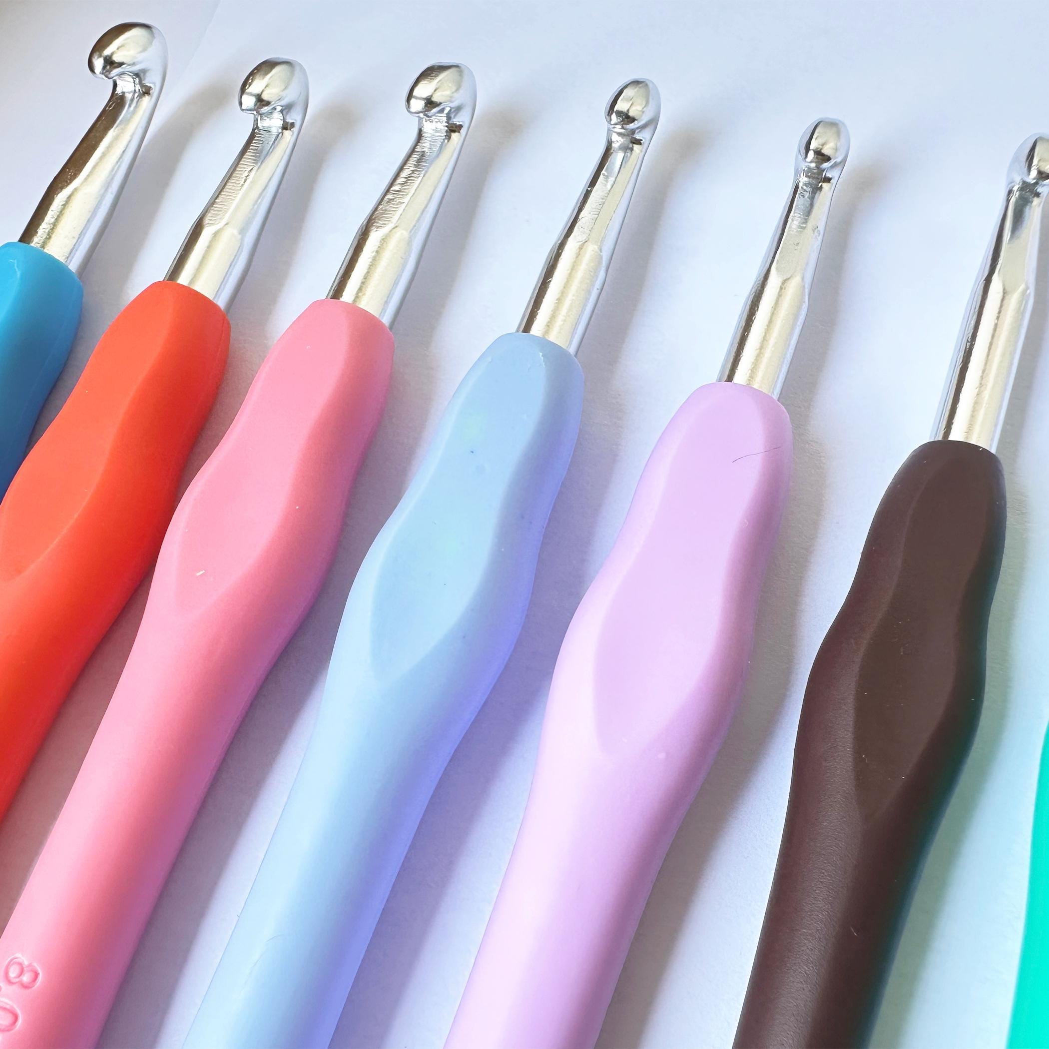 Ergonomic Crochet Hook.2-10mm. 14 Sizes for Pick. Colorful Silicone ...