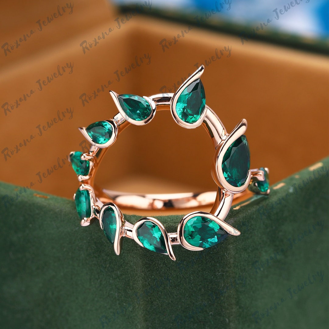 Unique Green Emerald Gold Engagement Ring Art Deco Orbicular Design ...