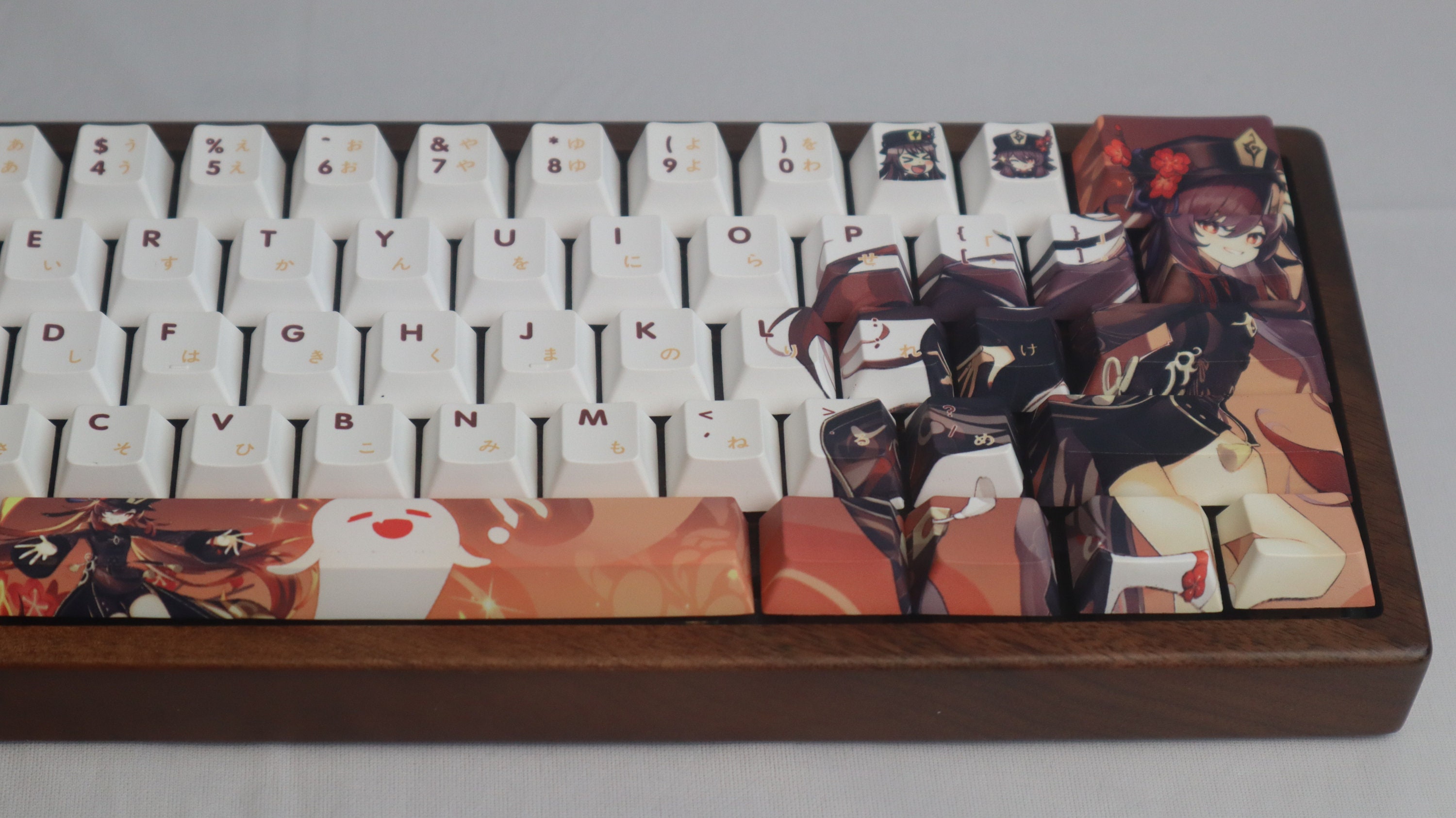 60% Rose Wood Keyboard Made With Genshin Impact Hu Tao Themed Keycaps ...