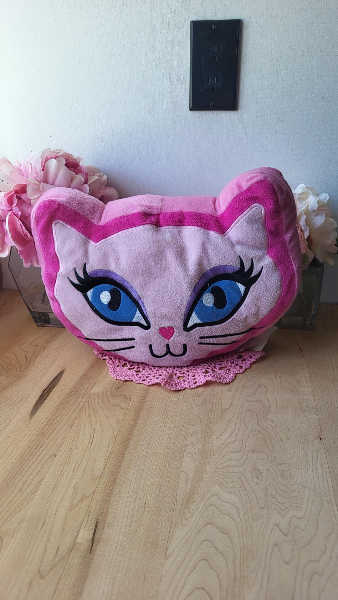 Vintage Y2K Pink Cat Throw Pillow. Girly Fashion Pillow. Style Bratz ...