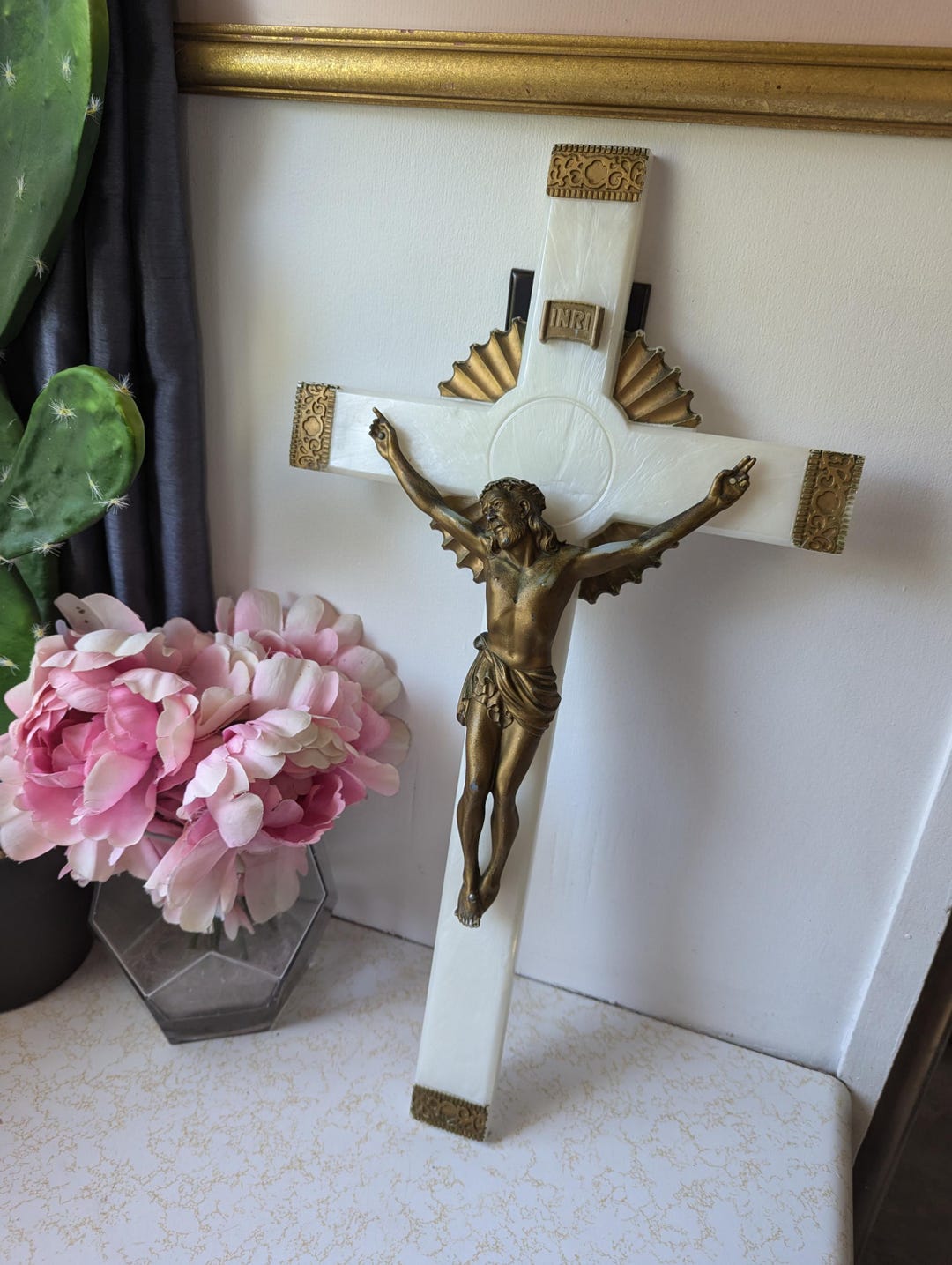 Vintage 20 Cream Pearl Plastic Jesus Crucifix Religious Wall Hanging - Etsy