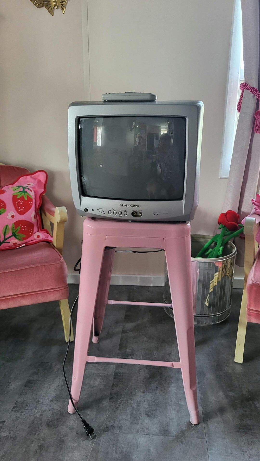 Vintage Mini TV Electrohome 13" TV Retro Color Television With Remote ...