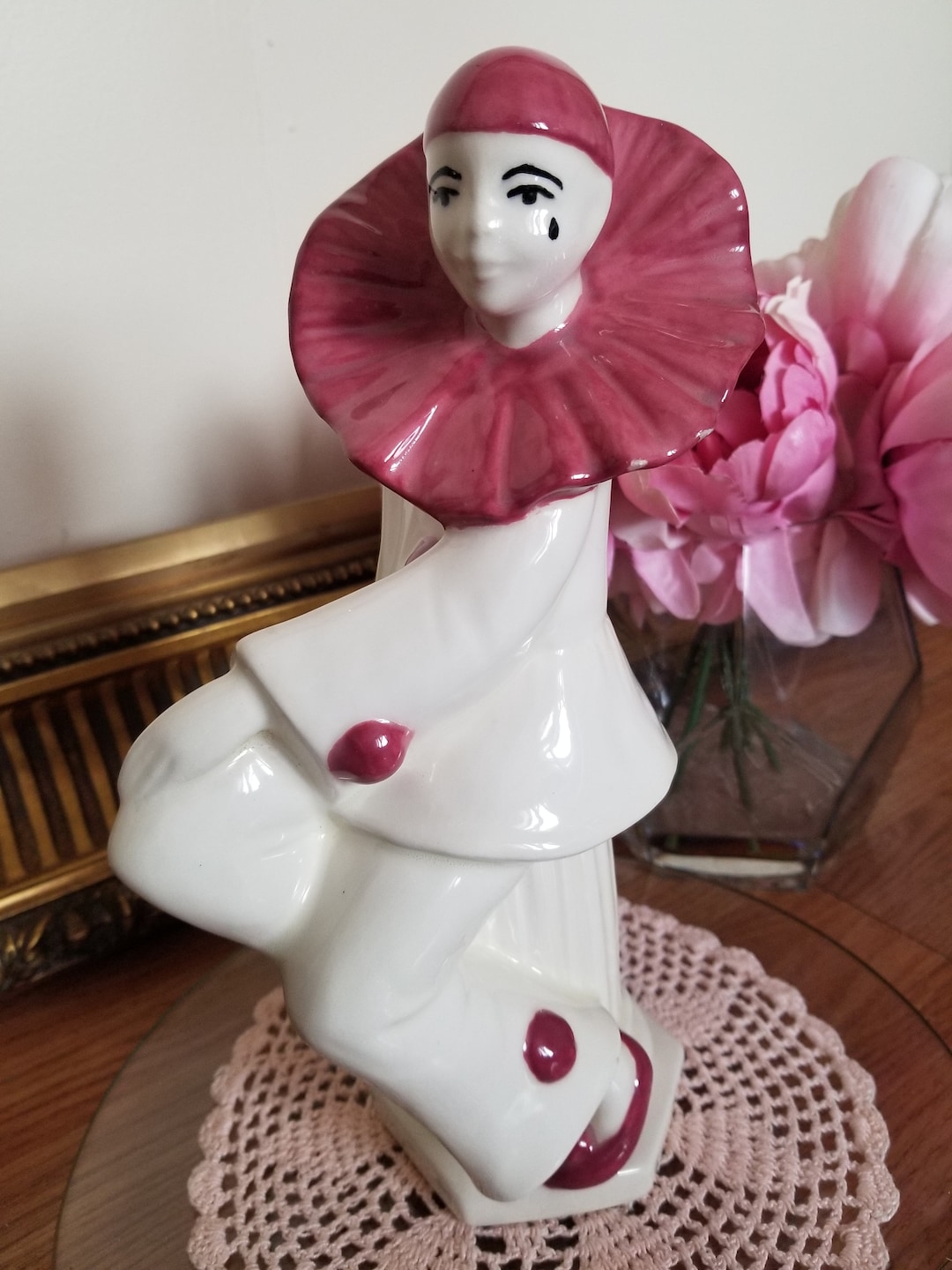 Pierrot Statue, Vintage Pink & White Mime Statue Figurine, Ceramic ...