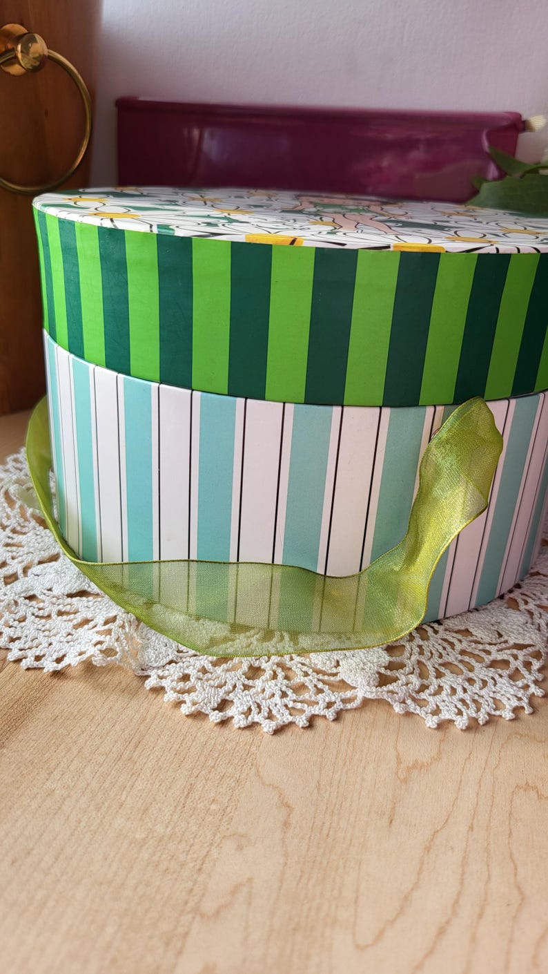 Vintage Betty Boop Green Stripe Daisy Round Paper Storage Box W/ribbon ...
