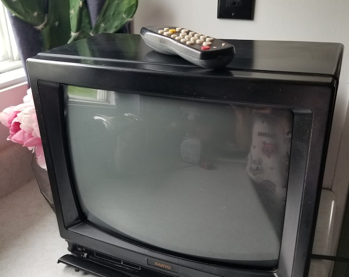 1990 Sanyo TV Retro Gaming Television Vintage With Remote Works Tested ...
