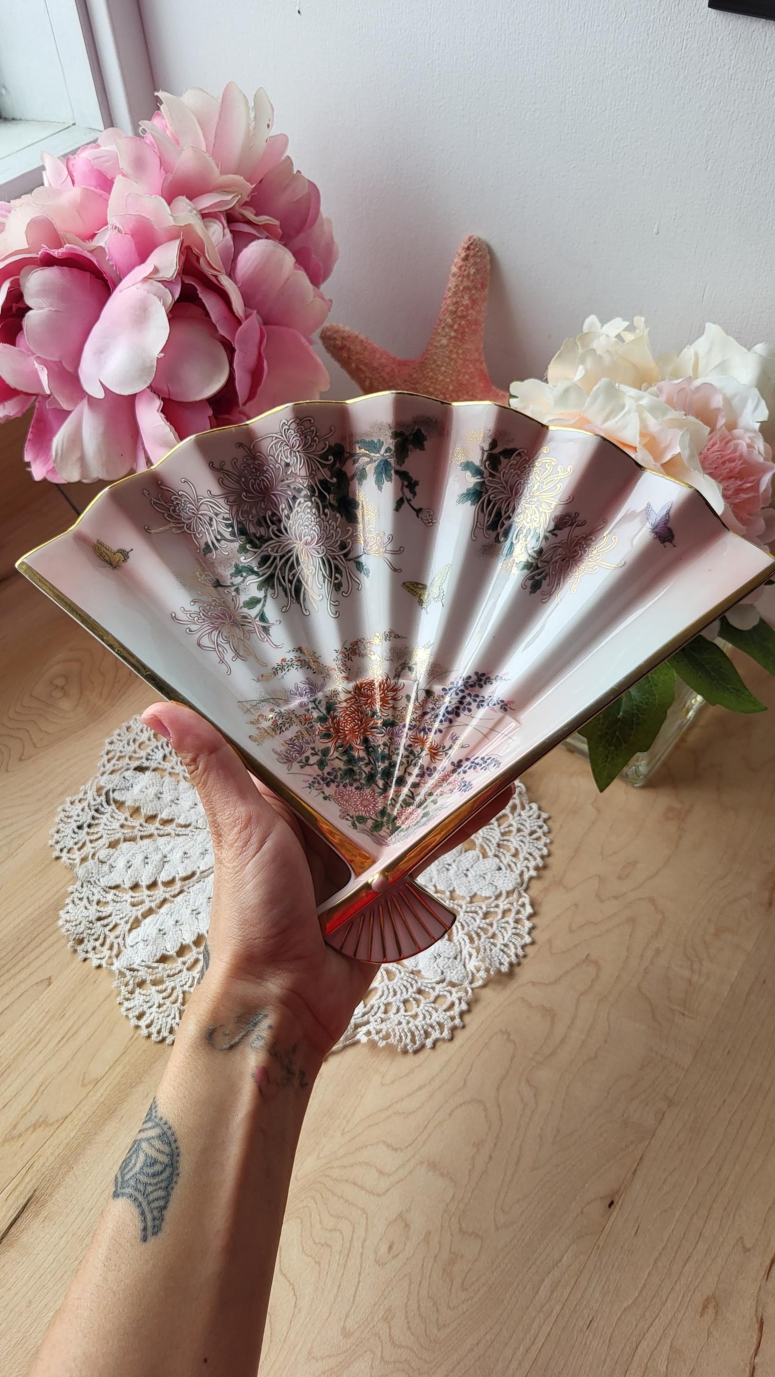 Japanese Porcelain Fan Dish Marked Kyoto Butterflies, Peonies, Gilt ...