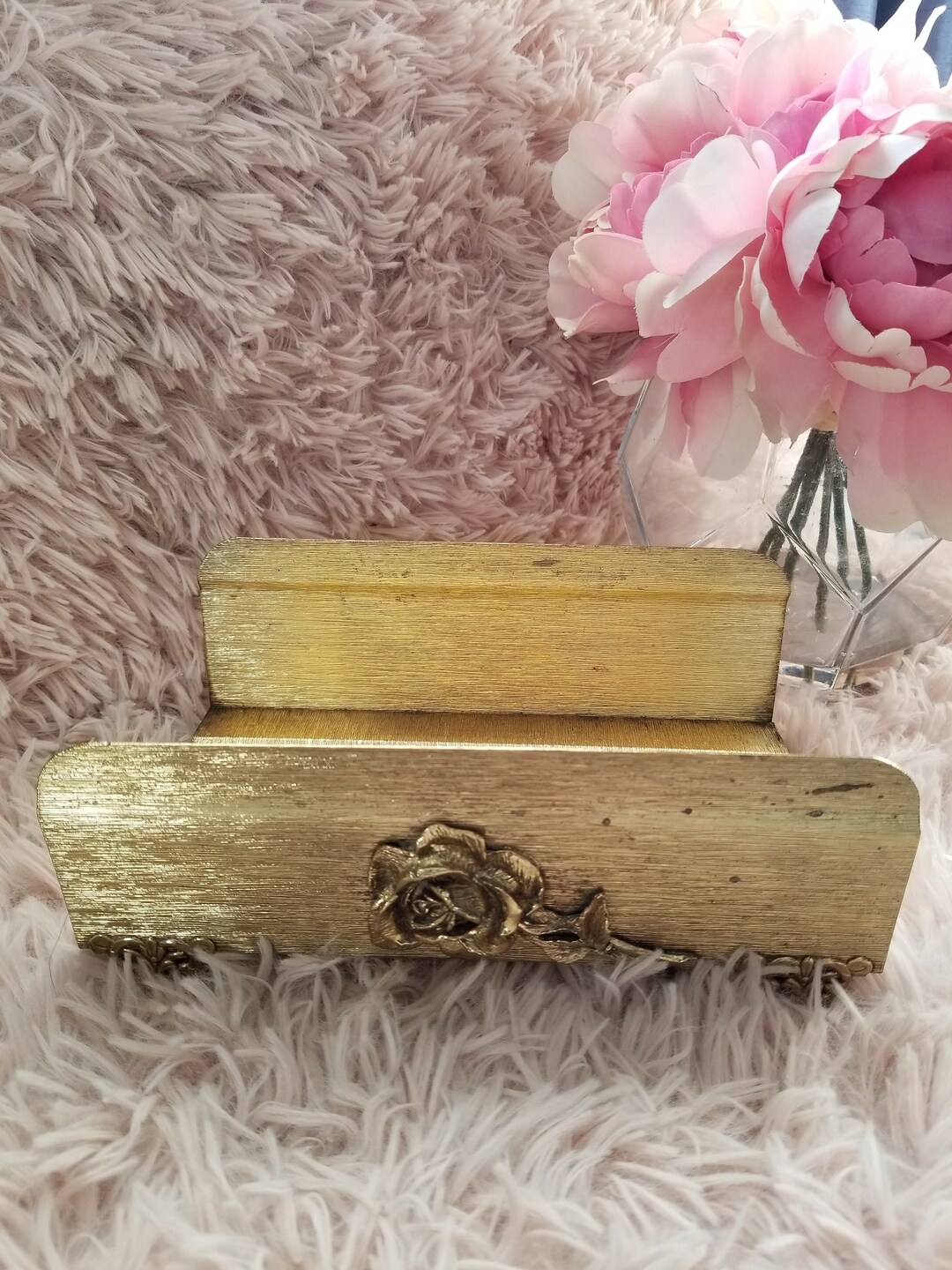 Vintage Hidden Tissue Box Gold Metal Avec Belle Rose Et Tabs Décor ...