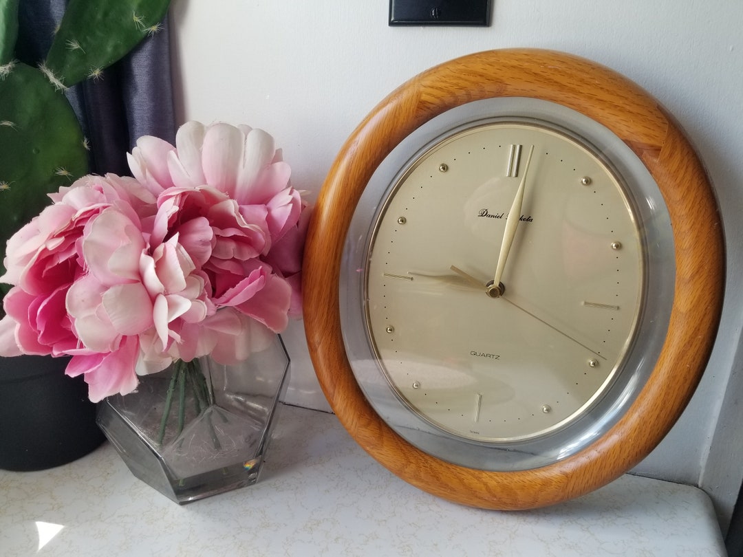 Vintage Wooden Trim Daniel Dakota Quartz Clock Wall Clock Gold Details ...