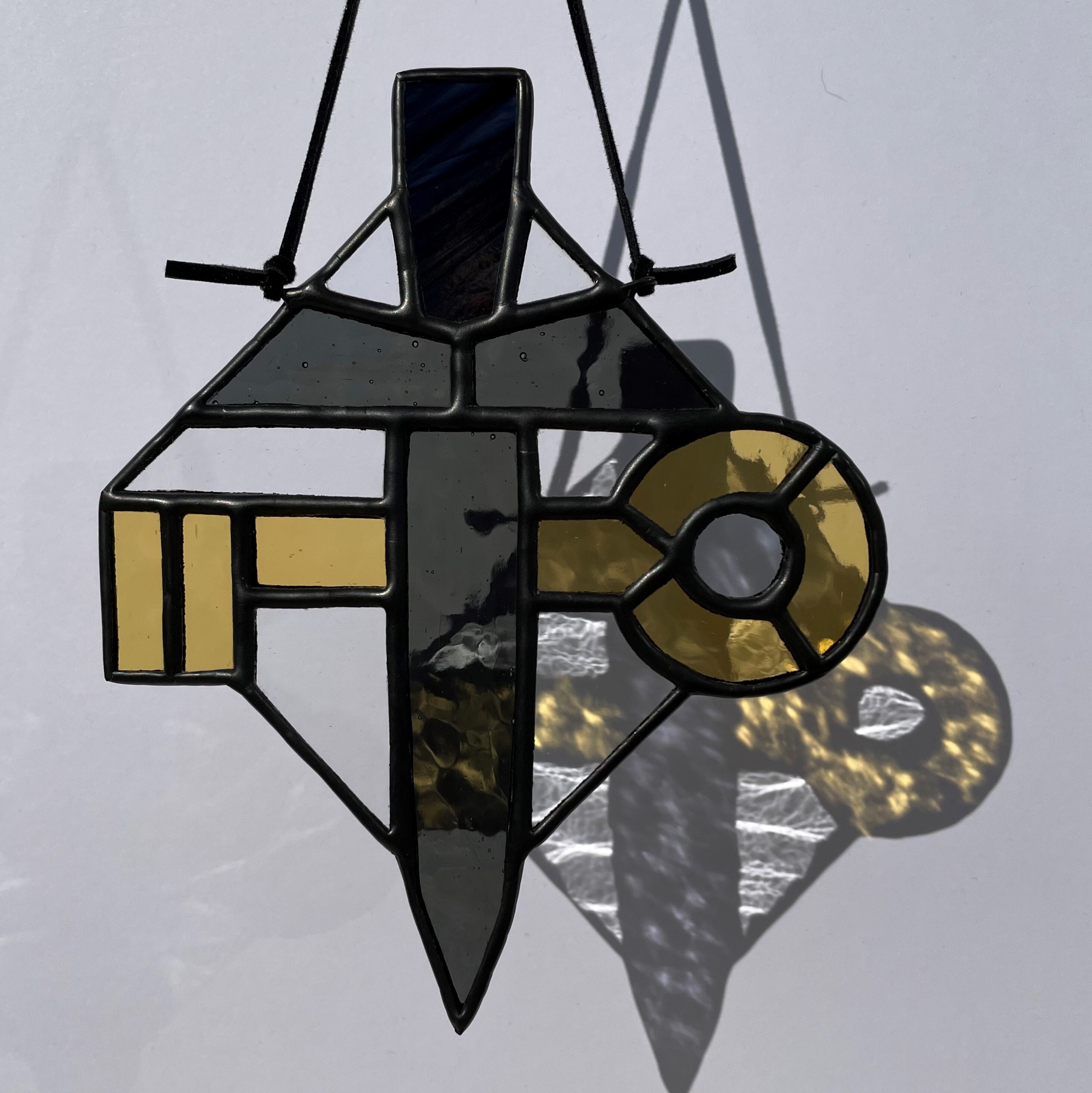 Rogue D&D Class Symbol Stained Glass Suncatcher - Etsy