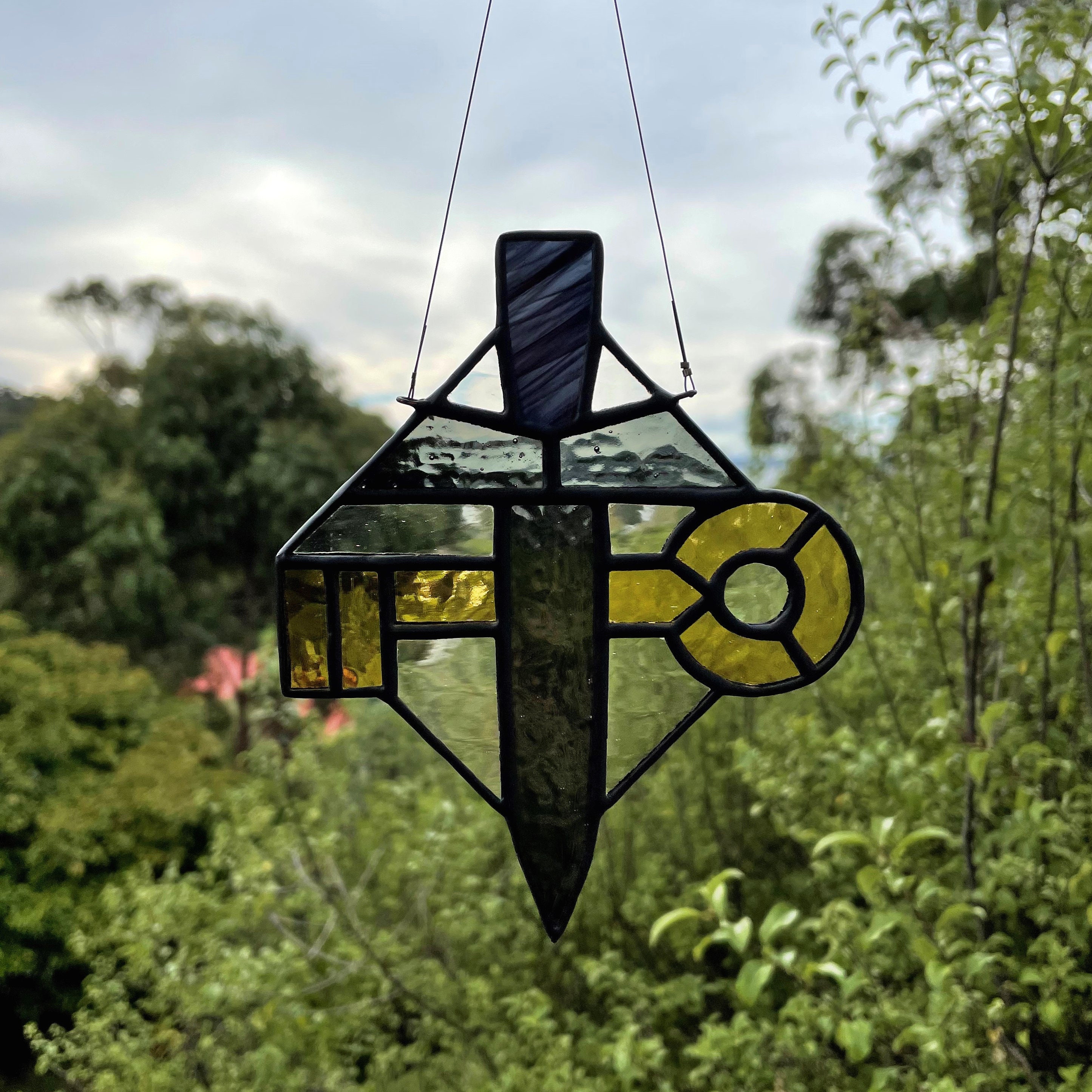 Rogue D&D Class Symbol Stained Glass Suncatcher - Etsy
