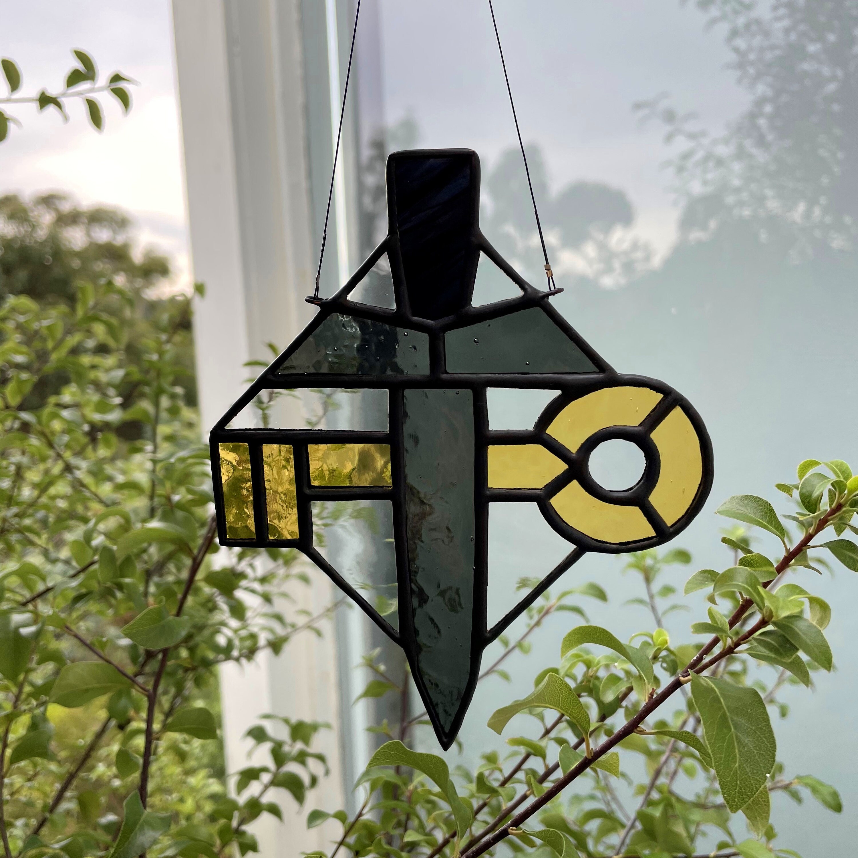 Rogue D&D Class Symbol Stained Glass Suncatcher - Etsy