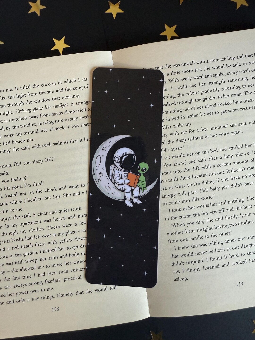 Astronaut and Alien Reading Bookmark/sci-fi Bookmark - Etsy