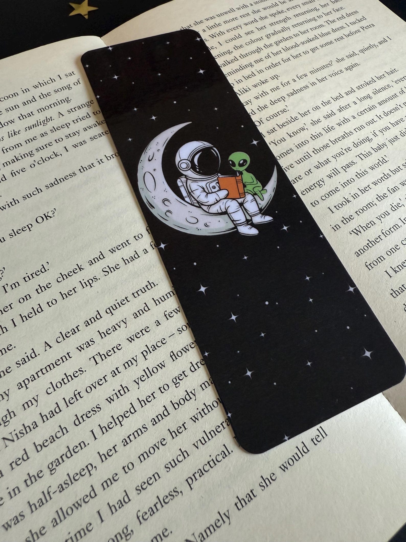 Astronaut and Alien Reading Bookmark/sci-fi Bookmark - Etsy