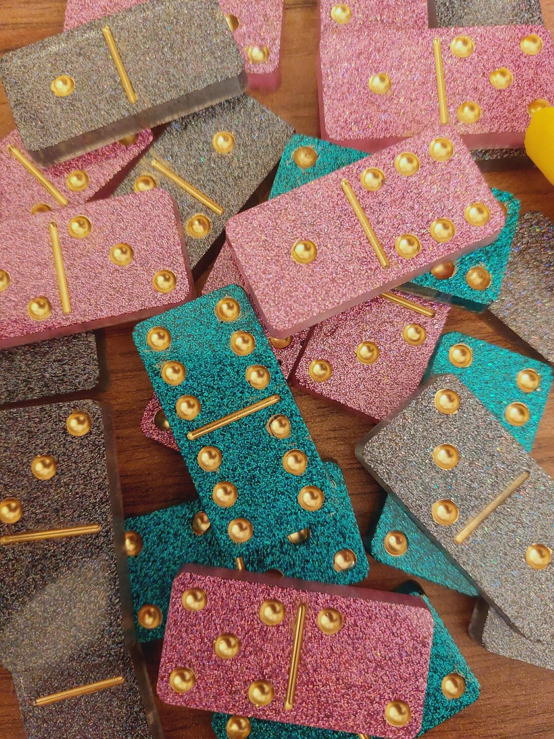 Custom Coloured Glitter Dominoes Set of 28/ Handmade Resin/ Gift/ Games ...