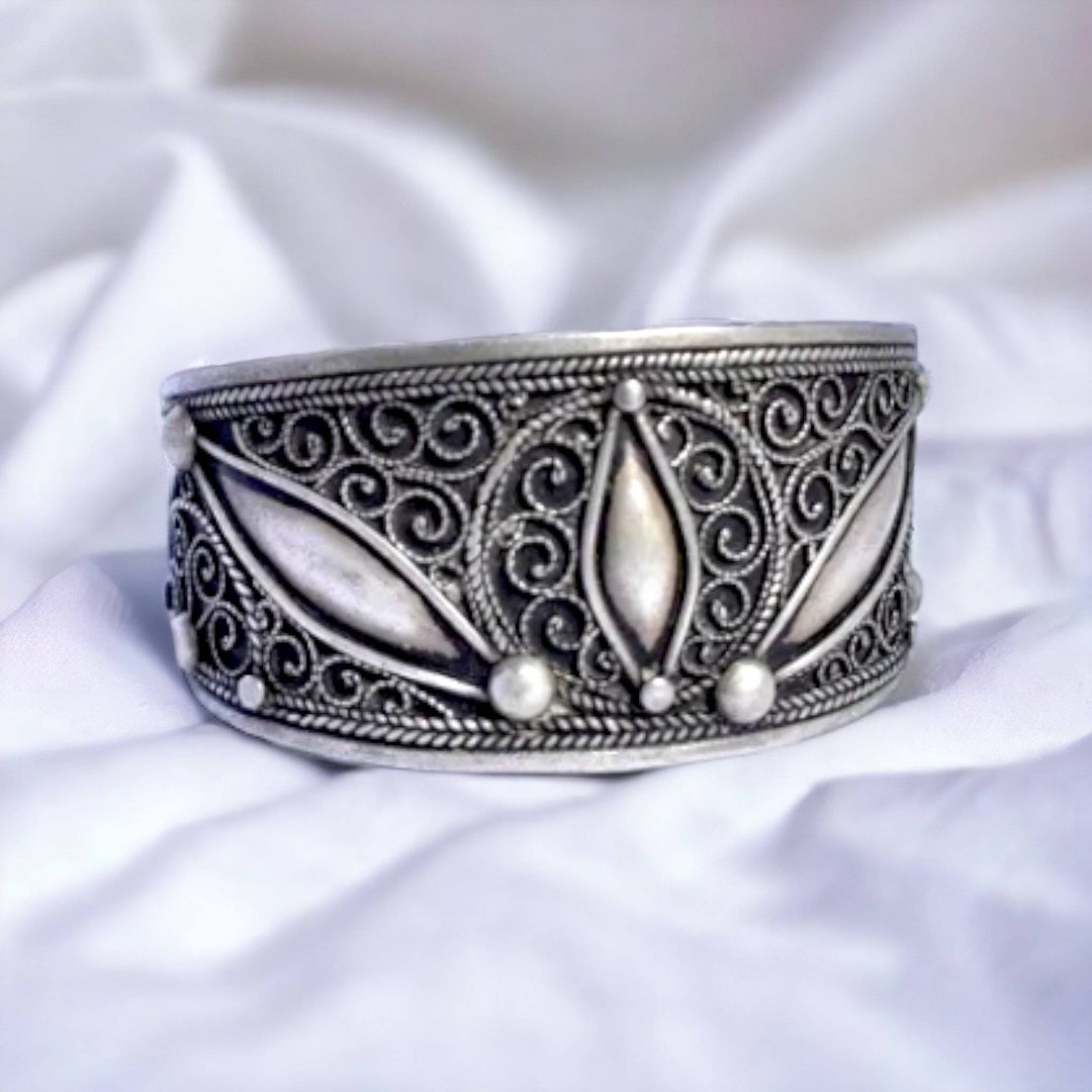 Moroccan Bracelet, Amazigh Silver Bracelet, Elegant Handmade Gift, Pure ...