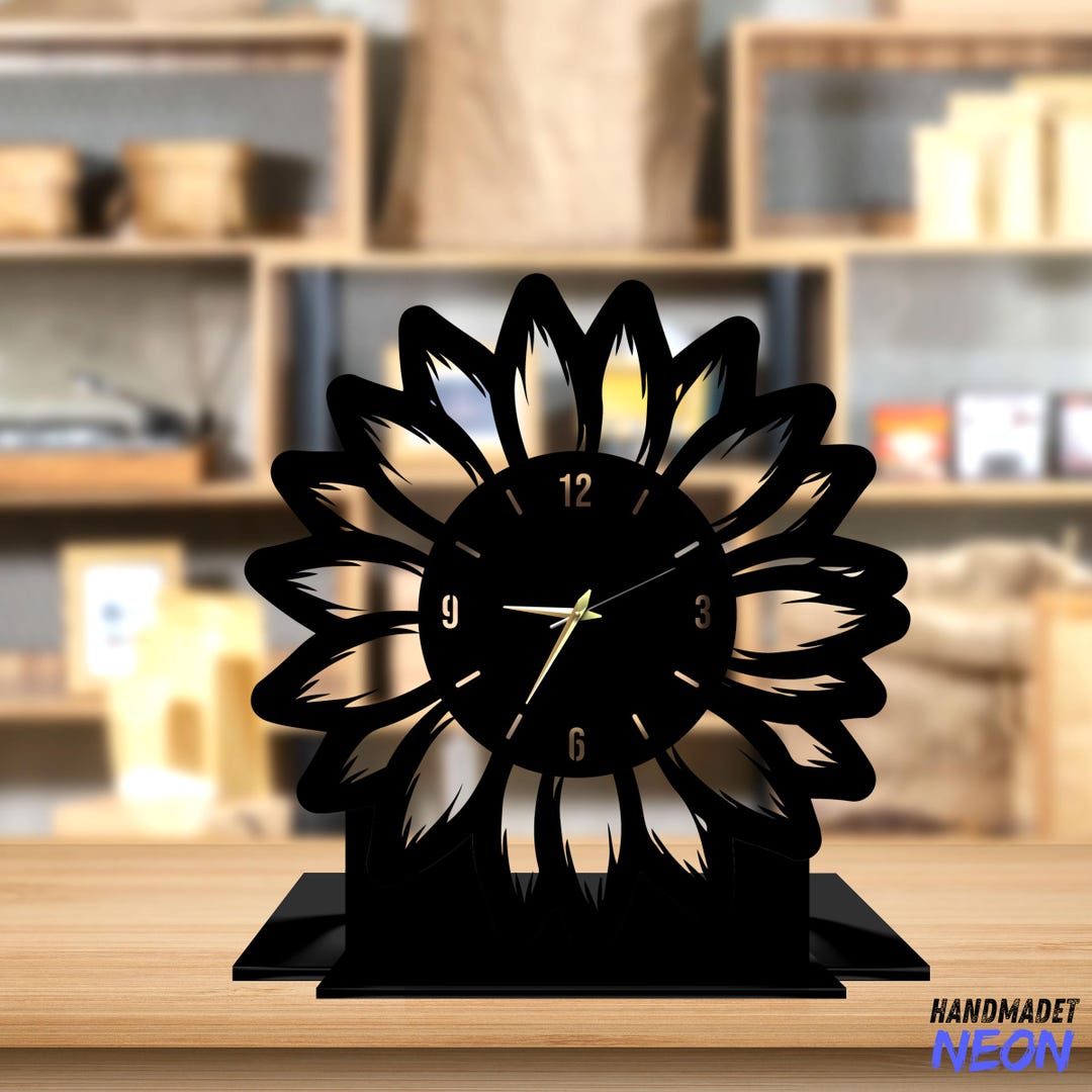 Custom Daisy Flower Tabletop Metal Clock, Daisy Florist Desktop Clock ...