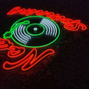 Retro Record Player Neon Sign - Now Spinning LED Light for Music Room ...