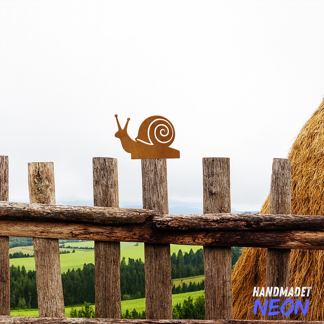 Rusty Snail Metal Garden Fence Stake, Snail Tree Stake, Modern Outdoor ...