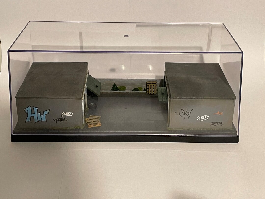 1/64 Council Garage Diorama/hot Wheels Display Case - Etsy