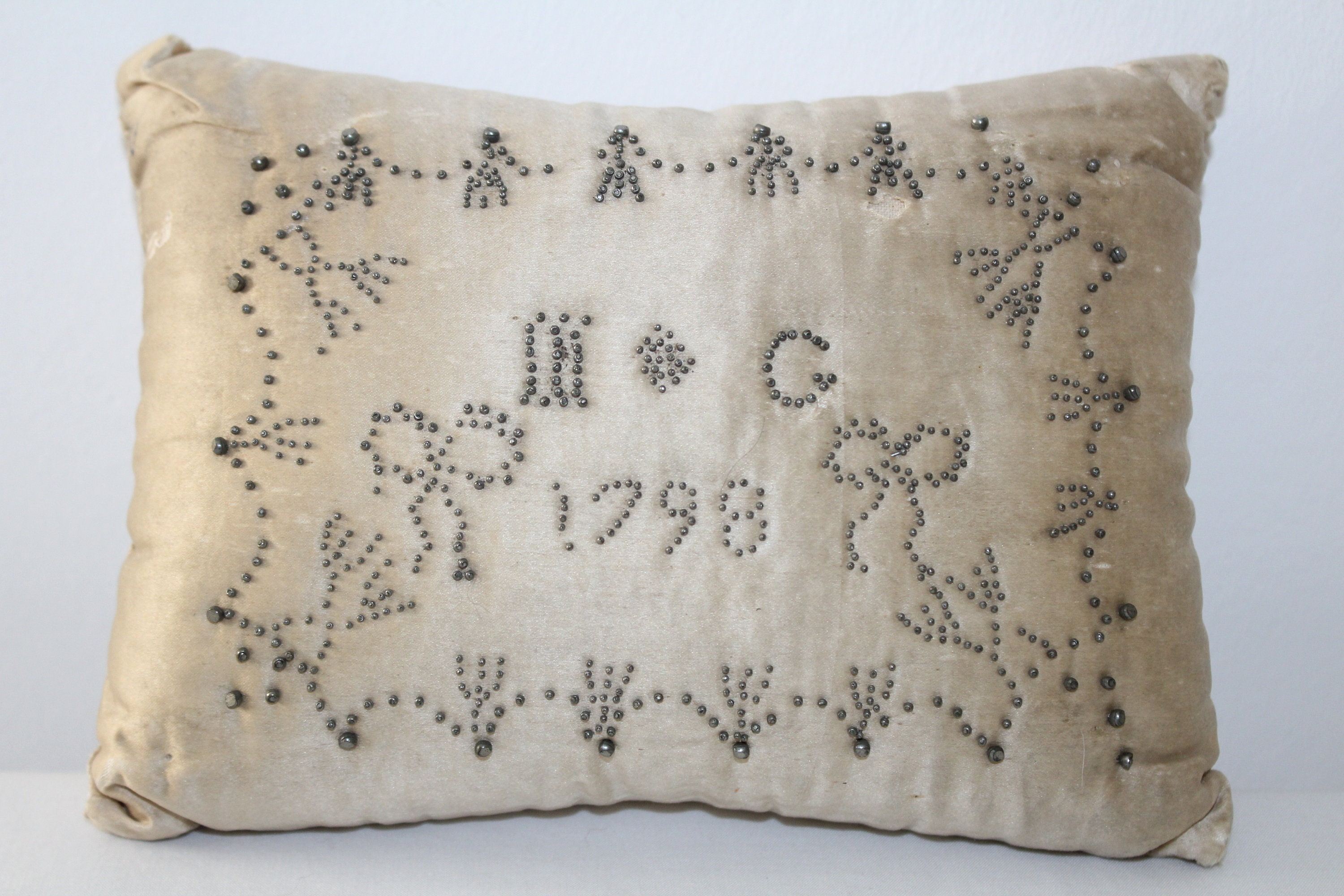 Fabulous 18th Century Georgian Silk Pin Cushion Dated 1798 - Etsy Fabulous 18th Century Georgian Silk Pin Cushion Dated 1798 - Etsy