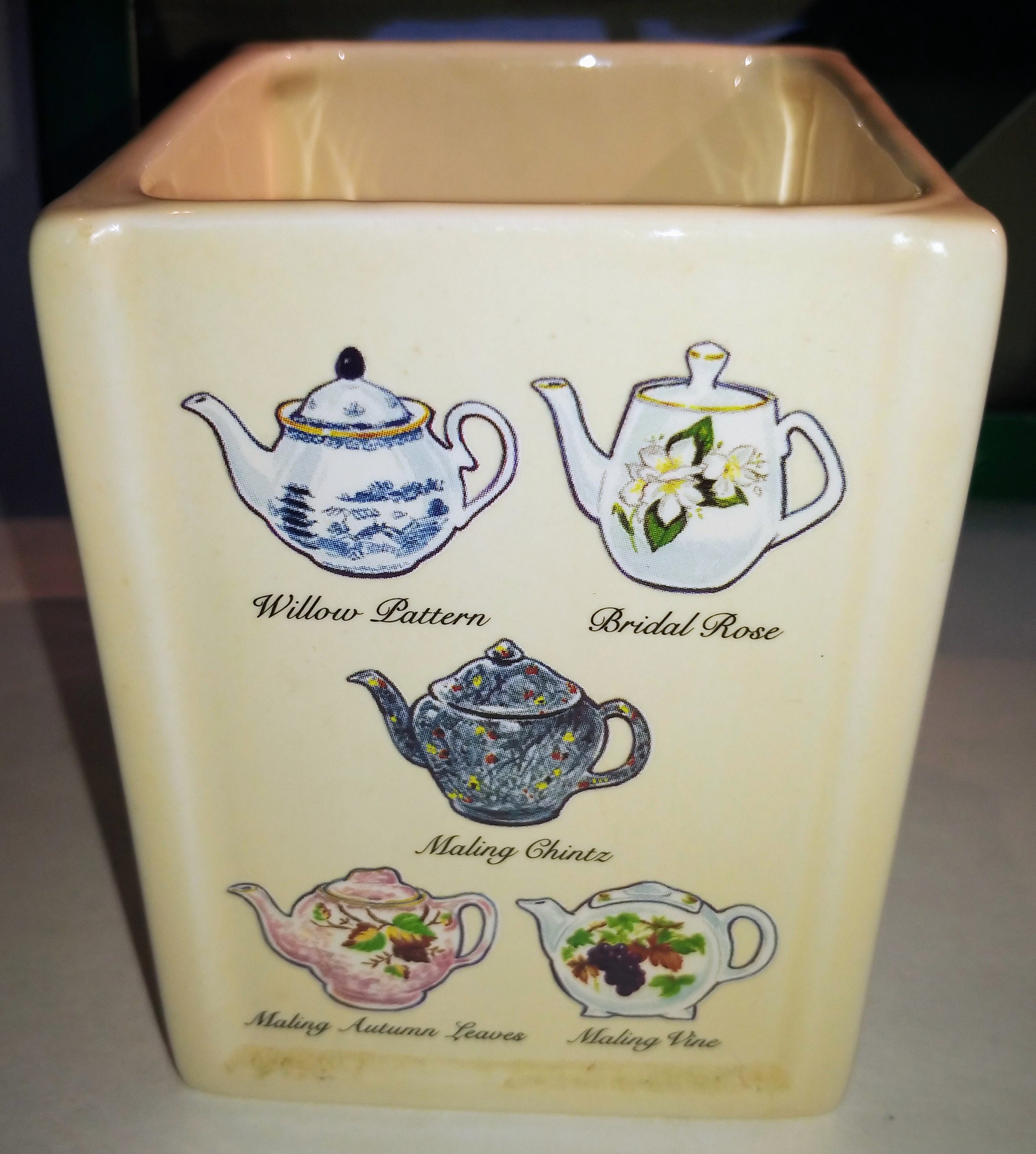 Boxed Ringtons Heritage Collection Teapot Caddy, Tea Bag Holder ...