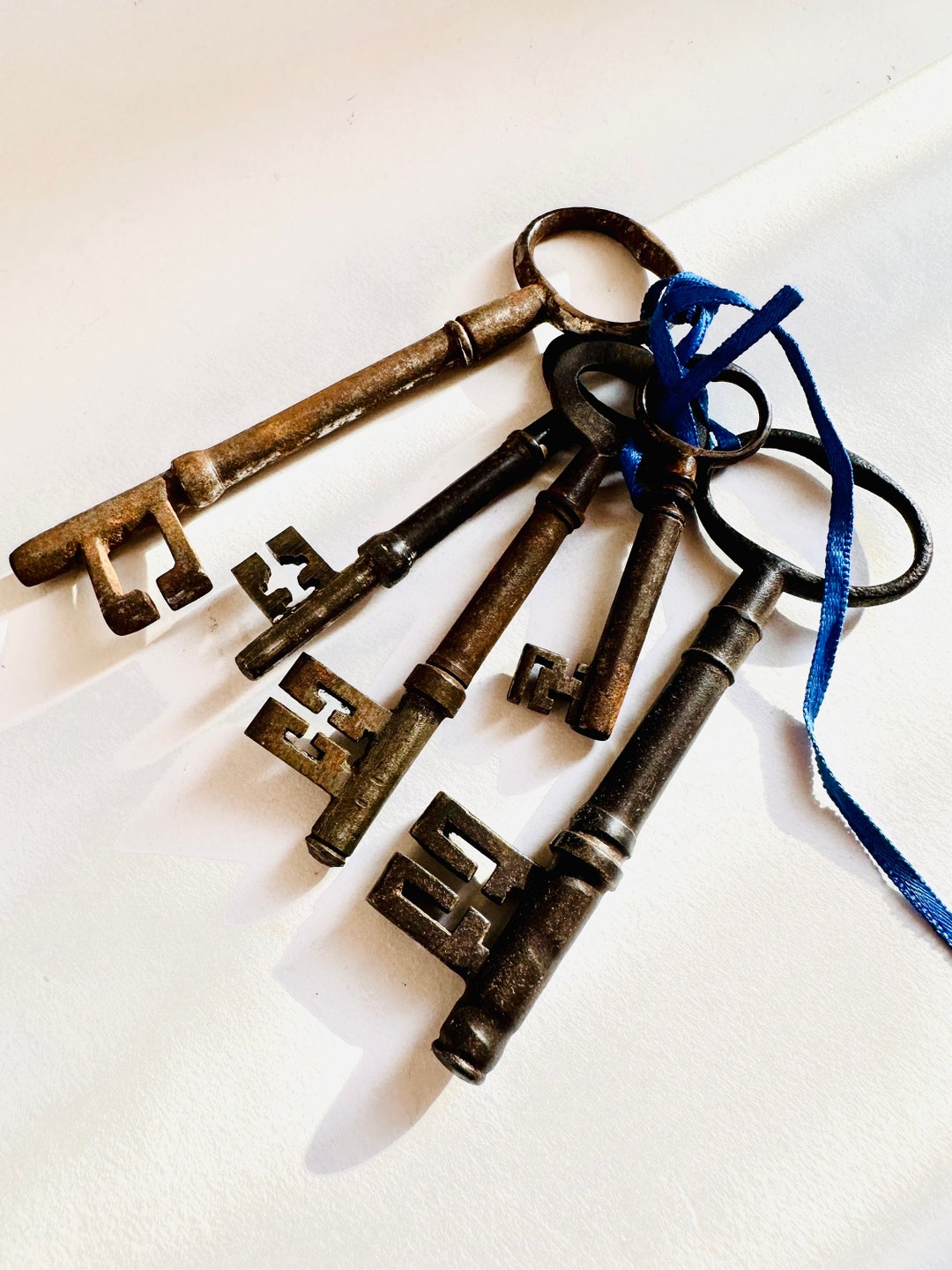 A Vintage Set of 5 Keys - Etsy