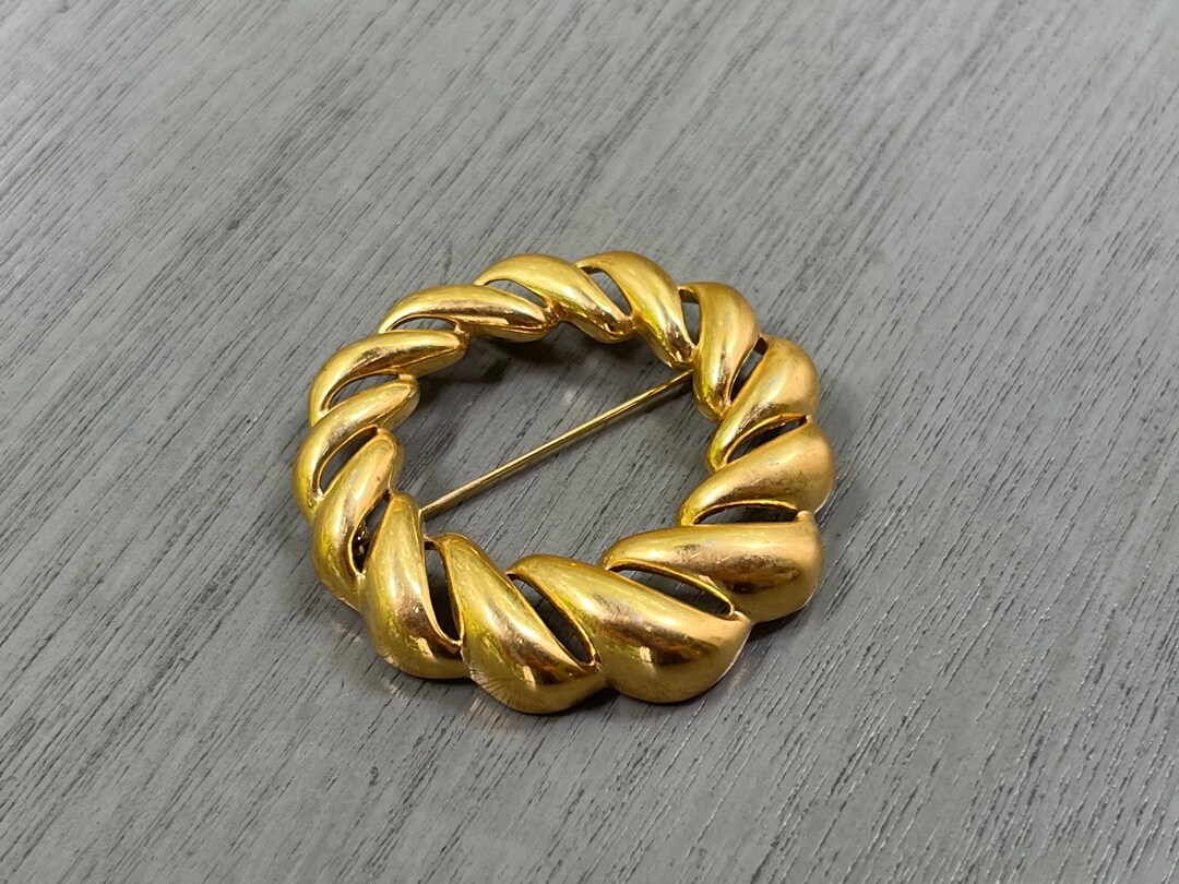 Napier Brooch, Vintage Napier Signed Round Swirl Brooch, Gold Tone ...