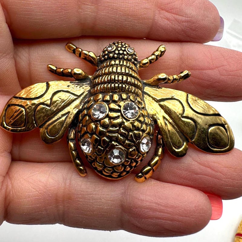 Bee Brooch - Etsy