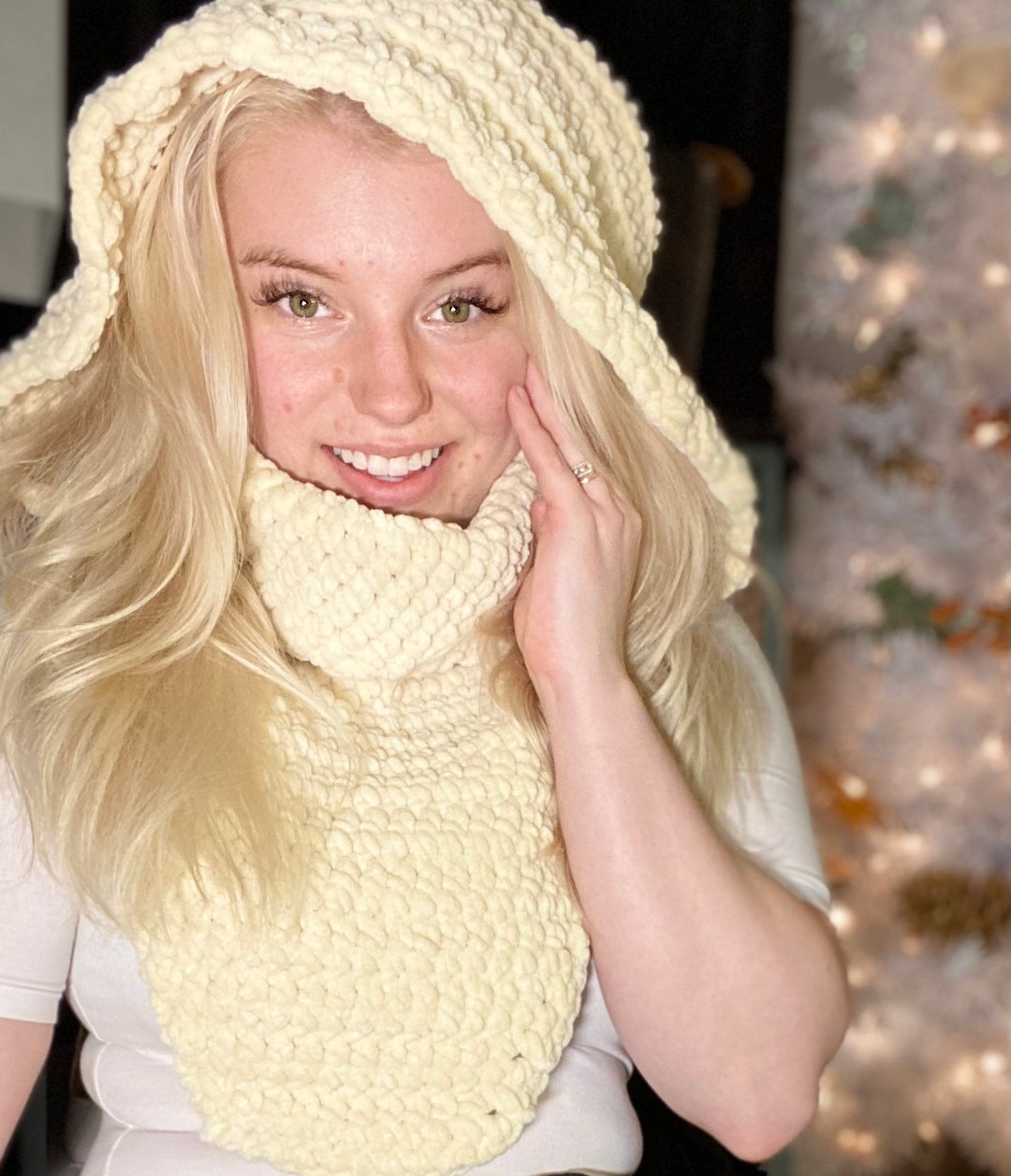 HOODED COWL, ACRYLIC Yarn, Hood Scarf, Unique Christmas Wear Non ...