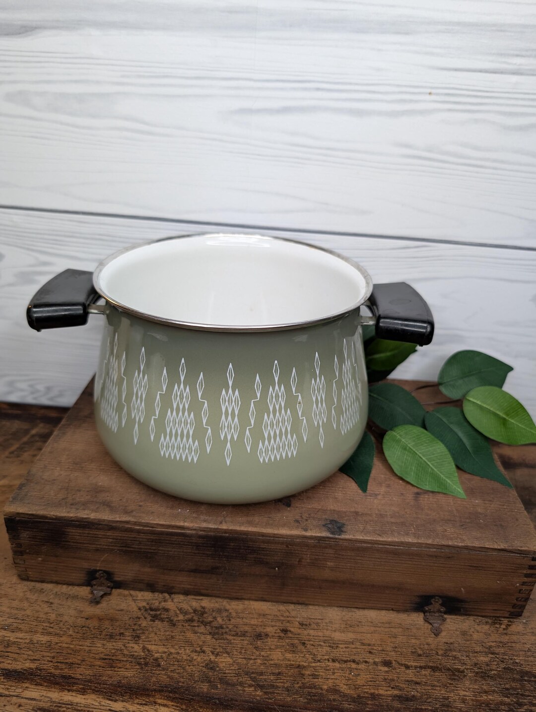Vintage Green Enamelware Double Handle Pan With Retro Diamond Detail - Etsy