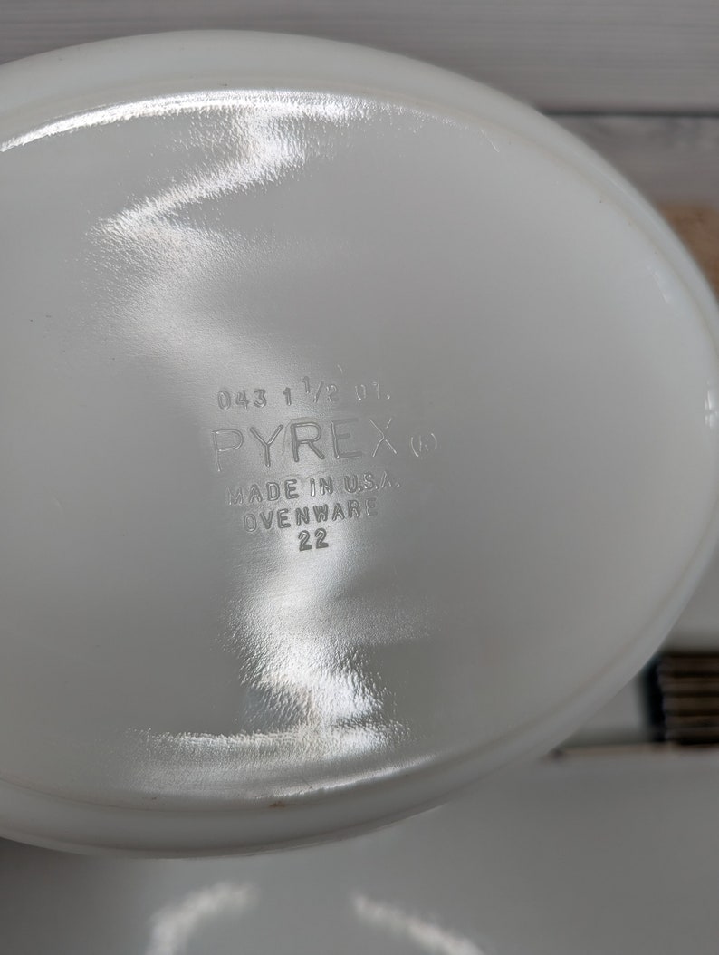 Vintage Pyrex White With Green Scroll Casserole Dish With Lid - Etsy