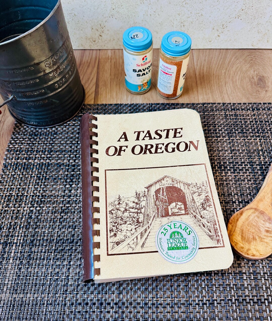 1980 A Taste of Oregon Cookbook Junior League of Eugene; Vintage ...