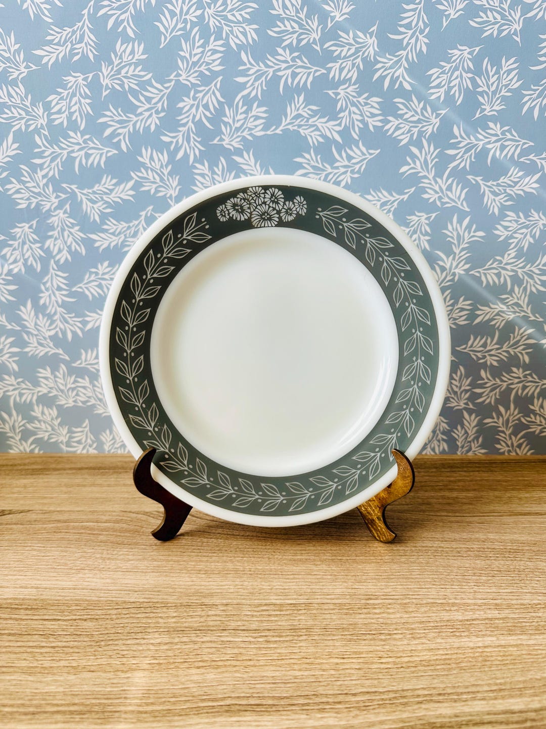 Pyrex Corning Tableware Laurel Leaf Gray 9 Inch Plate #703; Pyrex ...