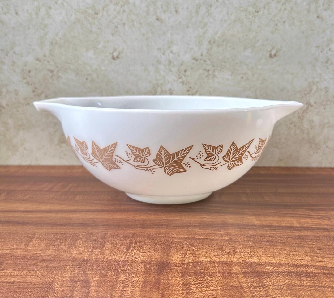 Pyrex Sandalwood 2 1/2 Quart Mixing Bowl #443; Vintage; Cinderella ...