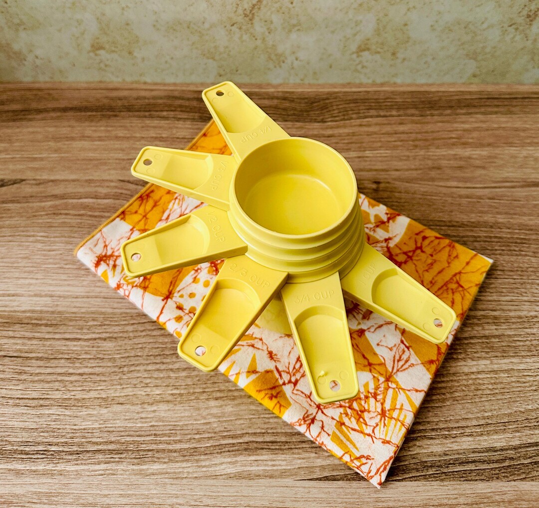 Tupperware Measuring Cups Complete Set of 6 Light Yellow Vintage Vtg ...