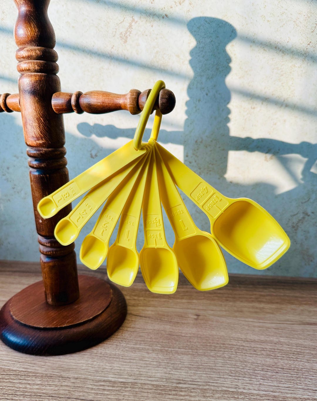 Tupperware Measuring Spoons Daffodil Yellow Complete Set of 7 Vintage ...