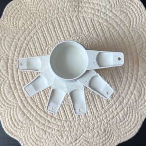 Tupperware White Measuring Cups Complete Set of 6 Vintage Vtg Retro ...