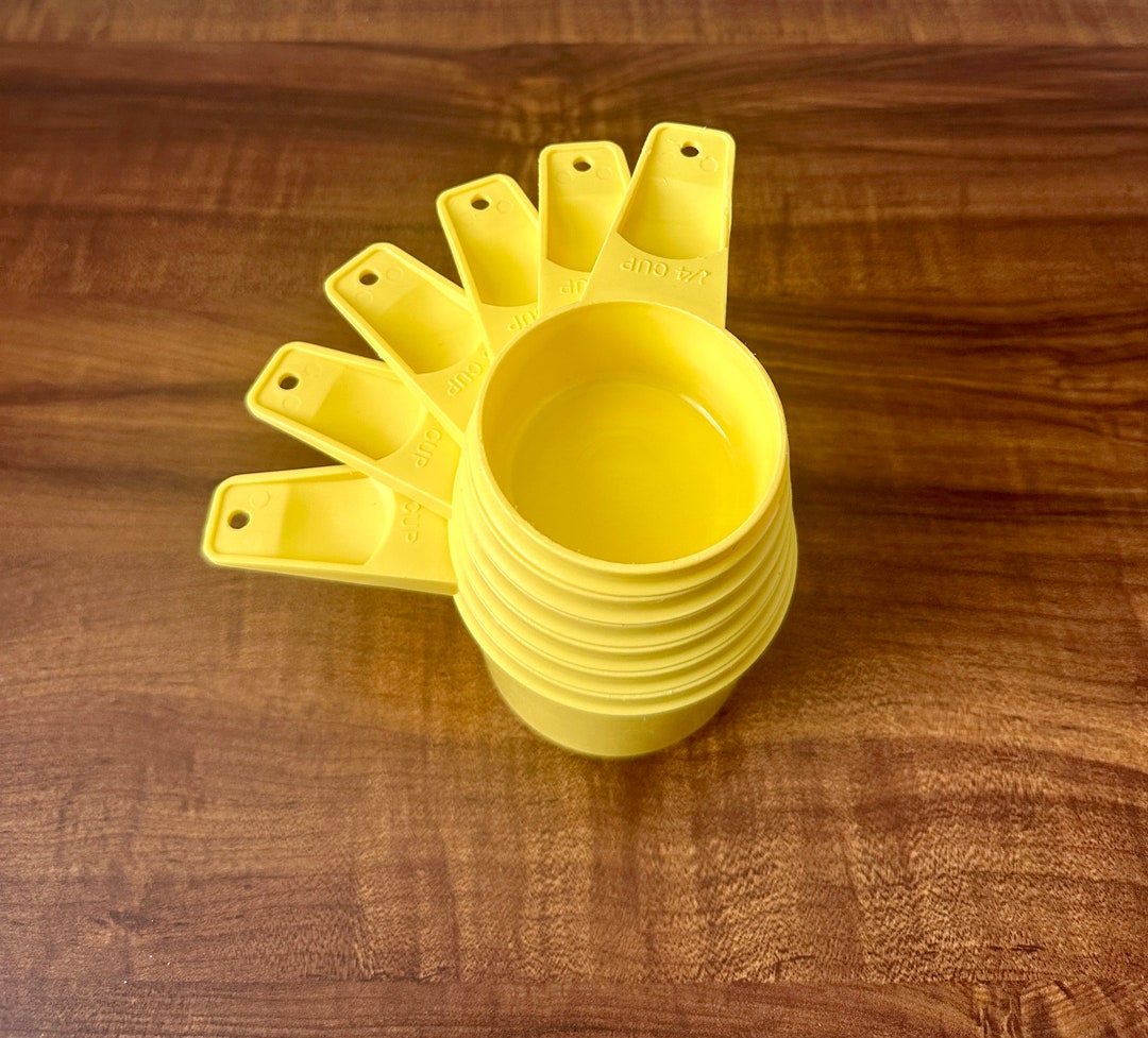 Tupperware Daffodil Yellow Measuring Cups Complete Set of 6; Vintage ...