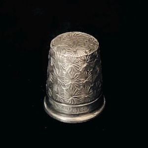 Antique Victorian Charles Horner Sterling Silver Flower Engraved Sewing ...