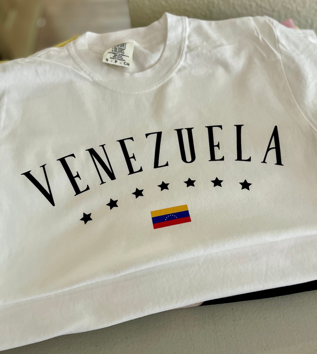 Venezuela Pride T-shirt: Trendy Venezuelan Flag Tee - Etsy