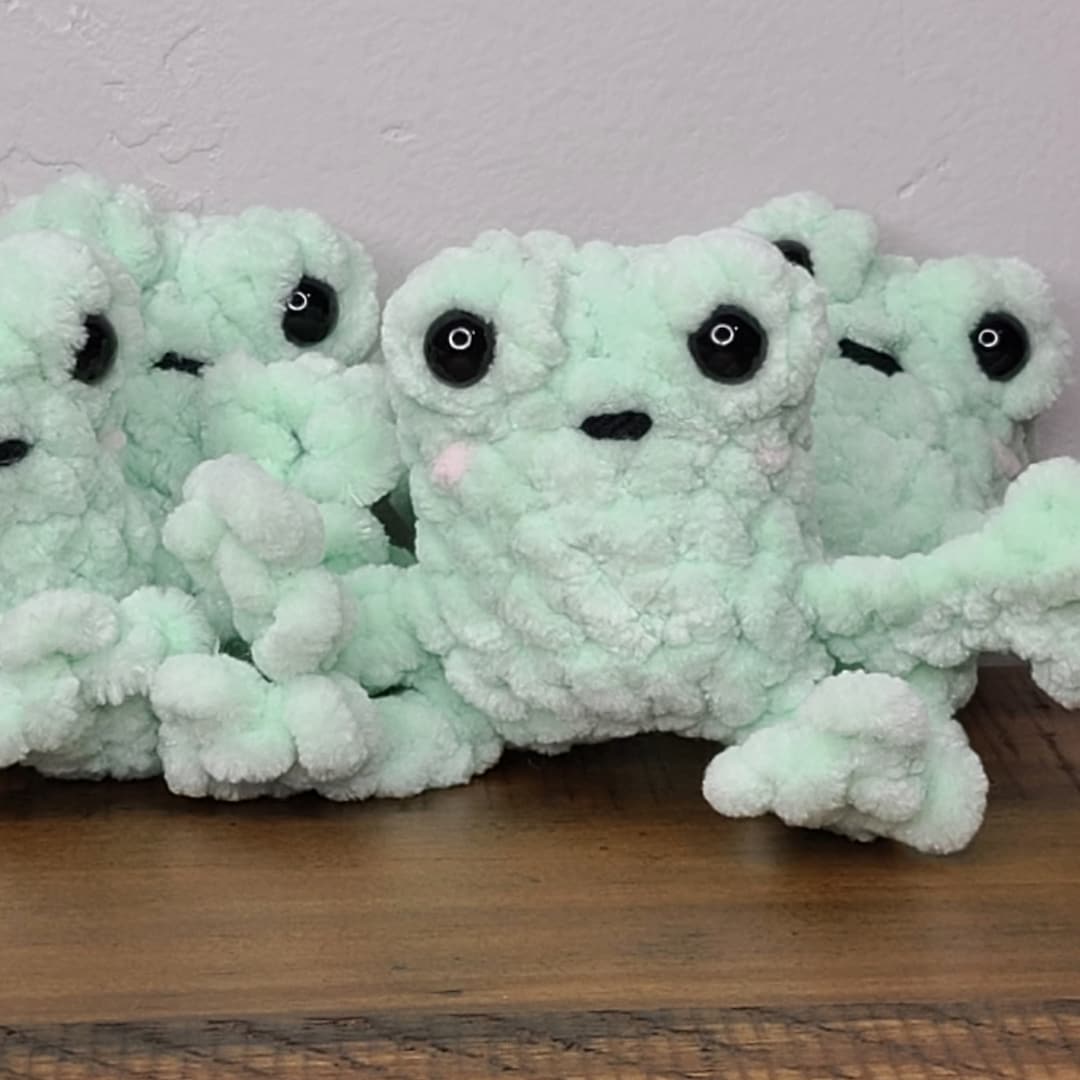 Leggy Frog Baby Crochet Mini Desk Pet Amigurumi Frog Desk Buddy ...