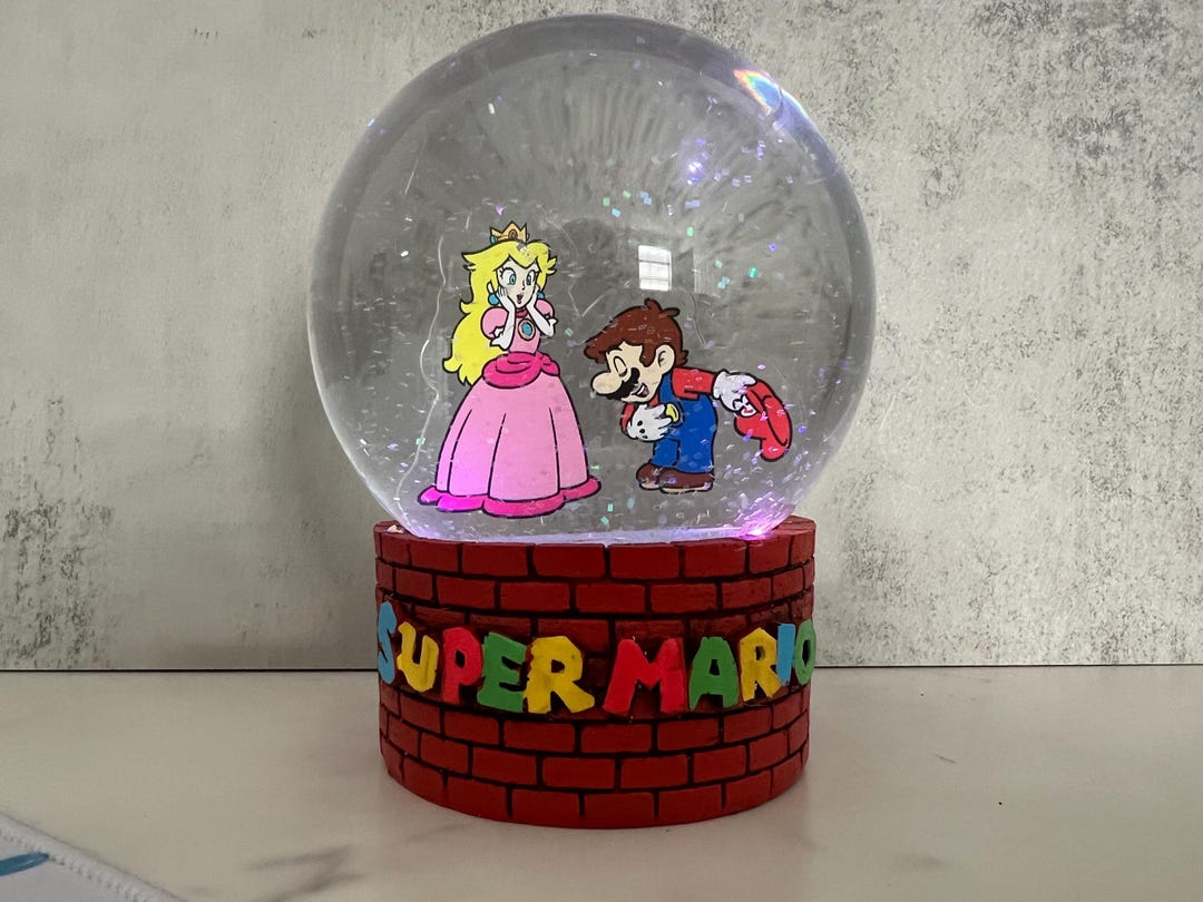 Princess Peach and Mario Snow Globe Ledlight - Etsy