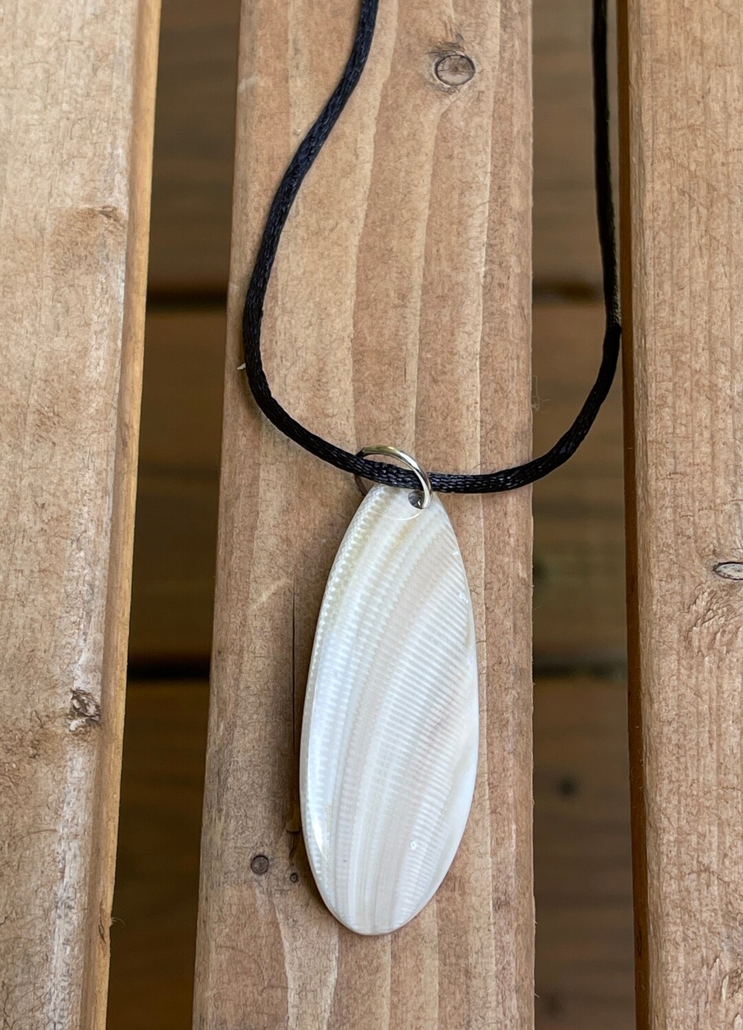 Seashell Pendant Necklace Wampum Beachcombed Oval BEAUTIFUL! Wedding ...