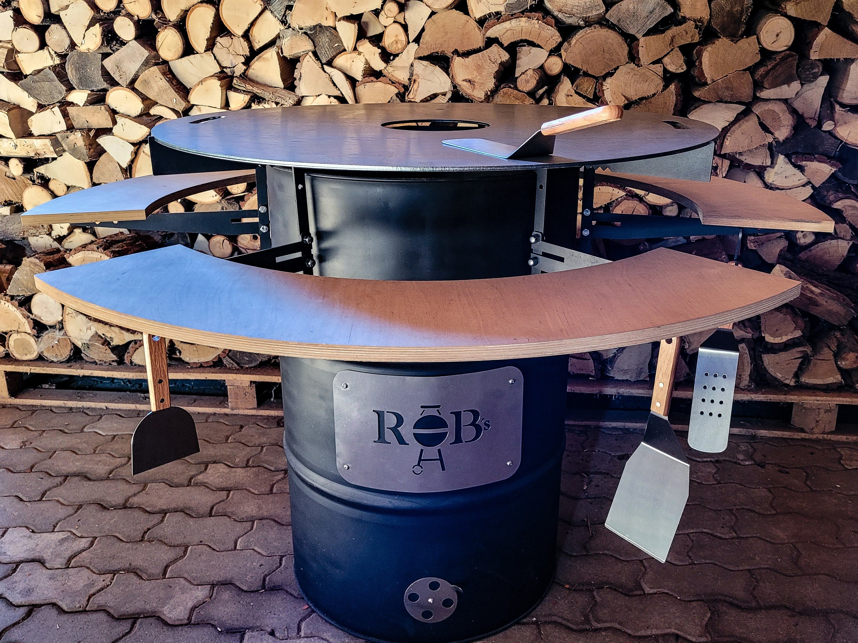 Feuertonne Mit Grillplatte Und Tisch