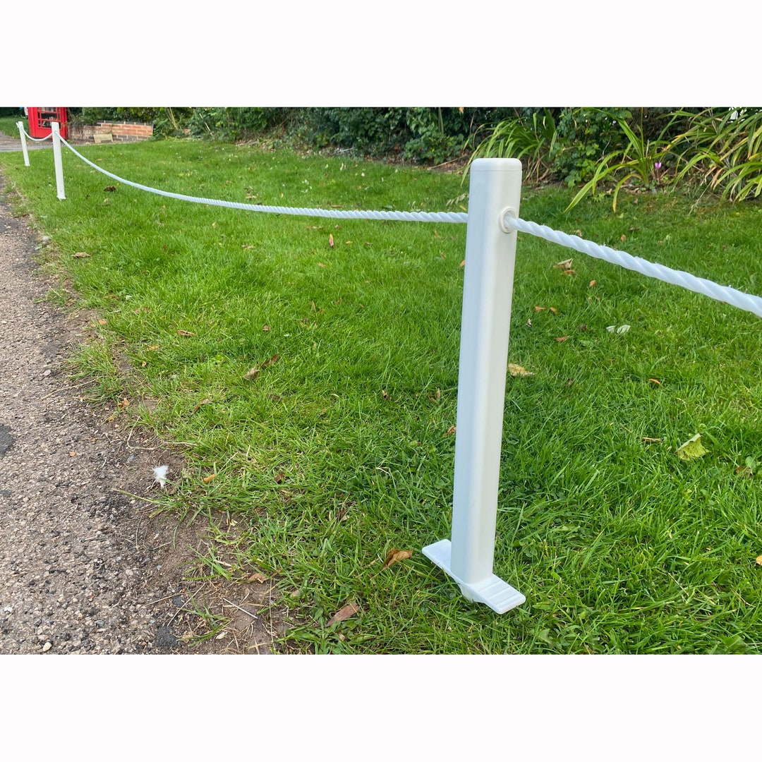 5 X 40cm Garden Verge/boundary Posts With White Rope to Span up to 10m ...