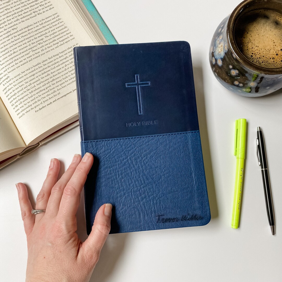 NKJV Bible - PERSONALIZED - Two Tone Blue With Jesus' Words in Red ...