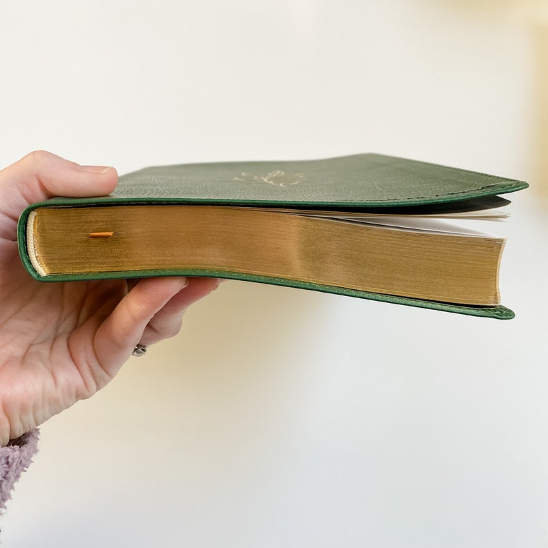 NLT Dayspring Bible - PERSONALIZED - Evergreen With Gold Branch ...